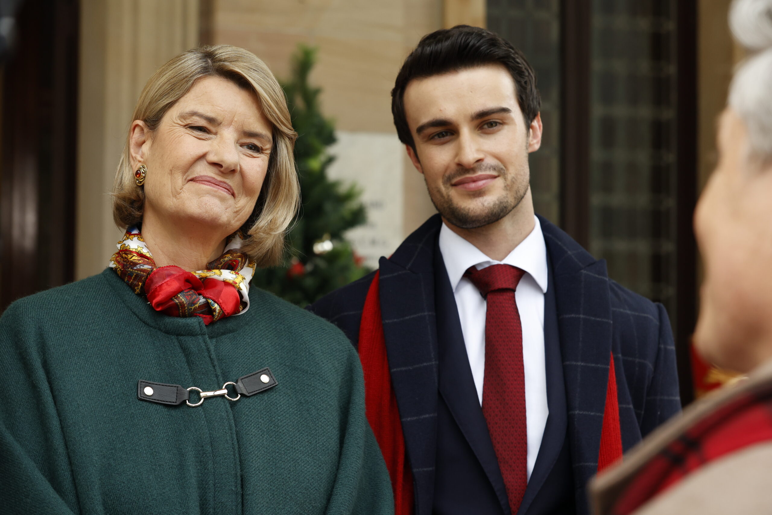 A CHRISTMAS CASTLE PROPOSAL: A ROYAL IN PARADISE 2 – Nicely Entertainment